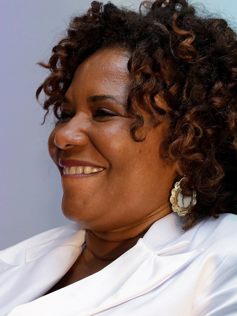 Ministra Margareth Menezes inaugura busto da Esperança Garcia na OABPI ...